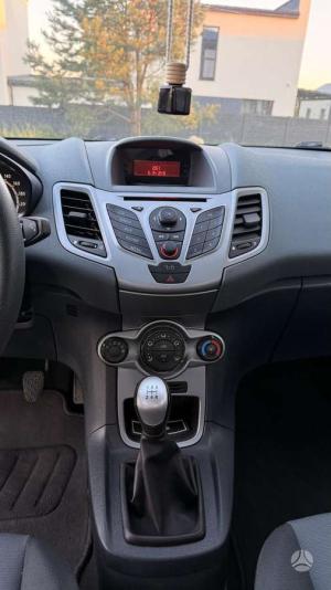 Zaļš Ford Fiesta 2009 Viļņa, ar dzinēja tilpumu 1.24 L un nobraukumu 202 tūkst. km par 2100 €, foto 13 vietnē AUTOMOTO.COM.LV