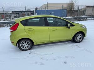 Zaļš Ford Fiesta 2013 Rīga, ar dzinēja tilpumu 1.20 L un nobraukumu 173 tūkst. km par 2200 €, foto  vietnē AUTOMOTO.COM.LV