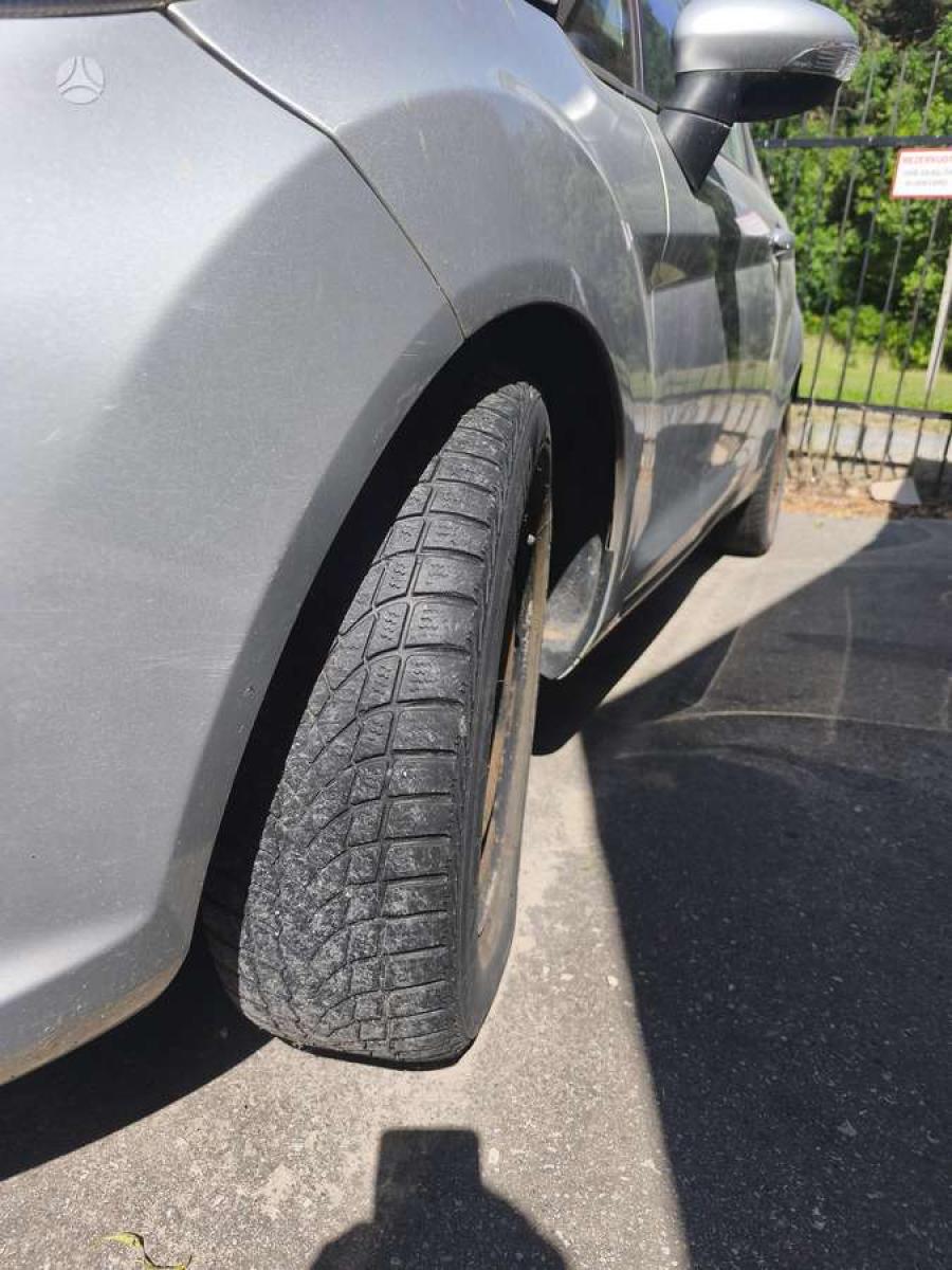 Pelēks Ford Fiesta 2009 Viļņa, ar dzinēja tilpumu 1.50 L un nobraukumu 61 tūkst. km par 1950 €, foto 1 vietnē AUTOMOTO.COM.LV