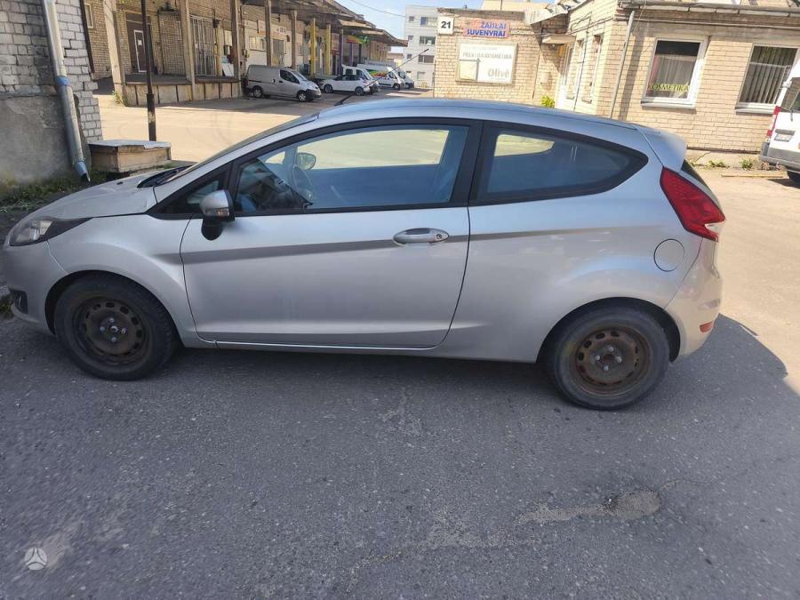 Pelēks Ford Fiesta 2009 Viļņa, ar dzinēja tilpumu 1.50 L un nobraukumu 61 tūkst. km par 1950 €, foto 6 vietnē AUTOMOTO.COM.LV