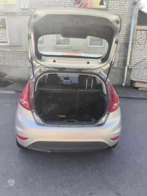 Pelēks Ford Fiesta 2009 Viļņa, ar dzinēja tilpumu 1.50 L un nobraukumu 61 tūkst. km par 1950 €, foto 7 vietnē AUTOMOTO.COM.LV