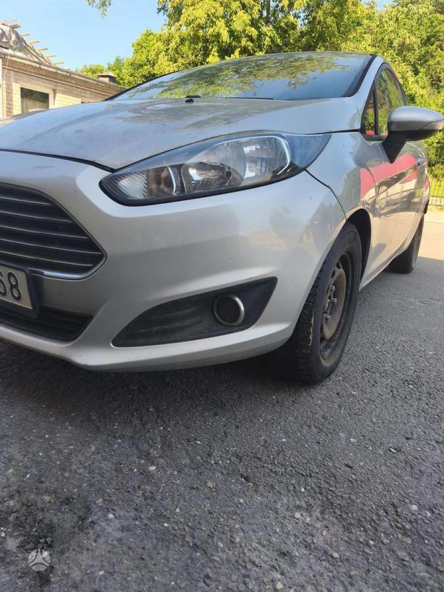 Pelēks Ford Fiesta 2009 Viļņa, ar dzinēja tilpumu 1.50 L un nobraukumu 61 tūkst. km par 1950 €, foto 10 vietnē AUTOMOTO.COM.LV