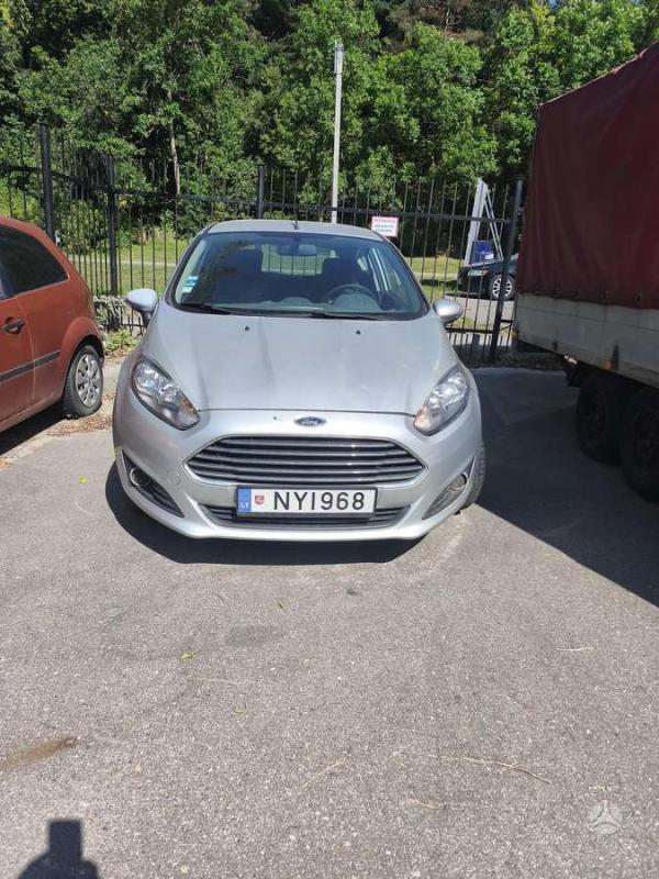 Pelēks Ford Fiesta 2009 Viļņa, ar dzinēja tilpumu 1.50 L un nobraukumu 61 tūkst. km par 1950 €, foto 3 vietnē AUTOMOTO.COM.LV