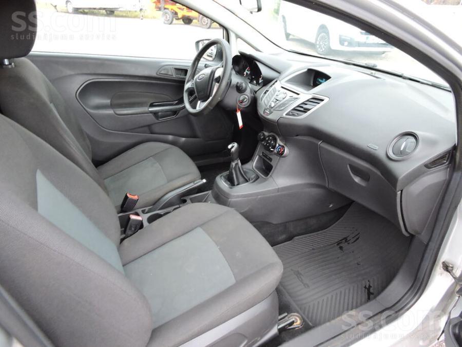Pelēks Ford Fiesta 2016 Cēsis, ar dzinēja tilpumu 1.50 L un nobraukumu 305 tūkst. km par 1300 €, foto 4 vietnē AUTOMOTO.COM.LV