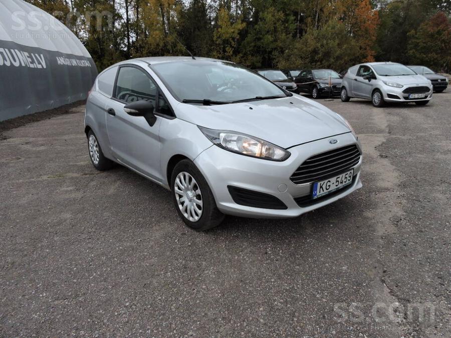 Pelēks Ford Fiesta 2016 Cēsis, ar dzinēja tilpumu 1.50 L un nobraukumu 350 tūkst. km par 1300 €, foto 3 vietnē AUTOMOTO.COM.LV
