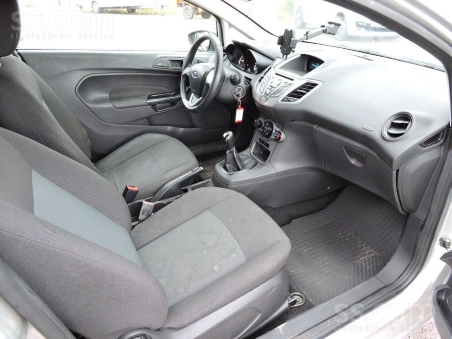 Pelēks Ford Fiesta 2016 Cēsis, ar dzinēja tilpumu 1.50 L un nobraukumu 350 tūkst. km par 1300 €, foto 4 vietnē AUTOMOTO.COM.LV