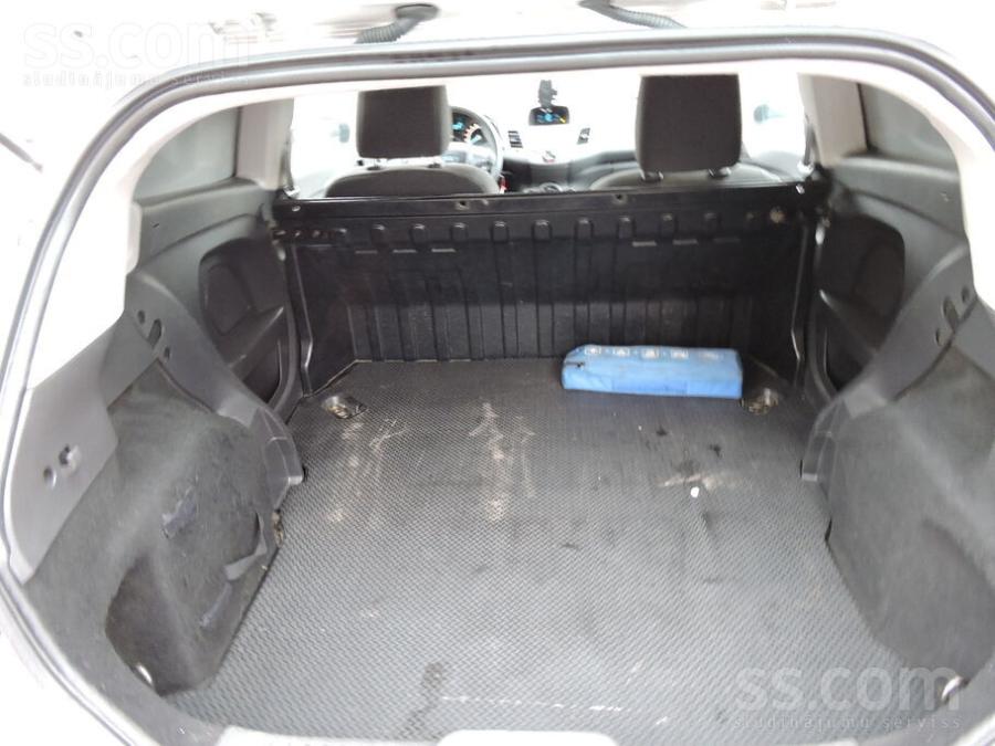 Pelēks Ford Fiesta 2016 Cēsis, ar dzinēja tilpumu 1.50 L un nobraukumu 350 tūkst. km par 1300 €, foto 5 vietnē AUTOMOTO.COM.LV