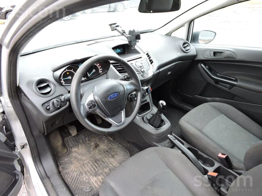 Pelēks Ford Fiesta 2016 Cēsis, ar dzinēja tilpumu 1.50 L un nobraukumu 350 tūkst. km par 1300 €, foto 6 vietnē AUTOMOTO.COM.LV