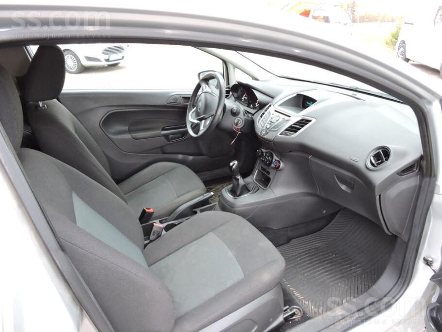 Pelēks Ford Fiesta 2016 Cēsis, ar dzinēja tilpumu 1.50 L un nobraukumu 187 tūkst. km par 1300 €, foto 4 vietnē AUTOMOTO.COM.LV