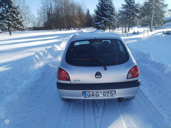 Grey Ford Fiesta 2001 in Panevezys, with an engine capacity of 1.75 L and mileage of 215 thousand km for 950 €, photo 7 on AUTOMOTO.COM.LV