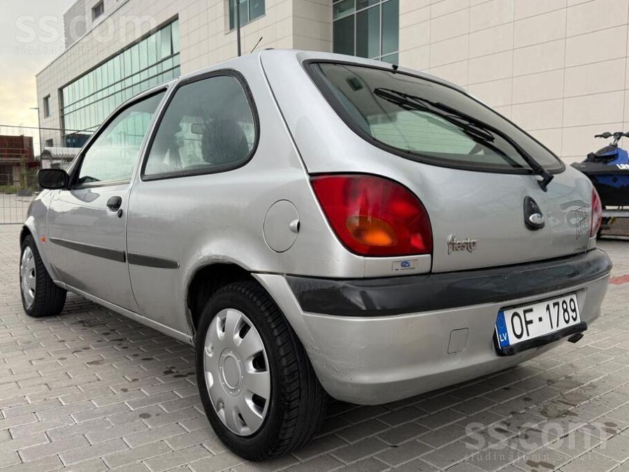 Grey Ford Fiesta 2002 in Riga, with an engine capacity of 1.30 L and mileage of 0 thousand km for 1200 €, photo 9 on AUTOMOTO.COM.LV