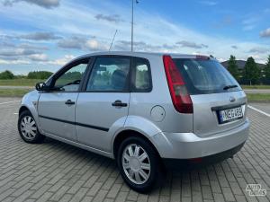 Grey Ford Fiesta 2002 in Panevezys, with an engine capacity of 1.40 L and mileage of 306 thousand km for 555 €, photo 8 on AUTOMOTO.COM.LV