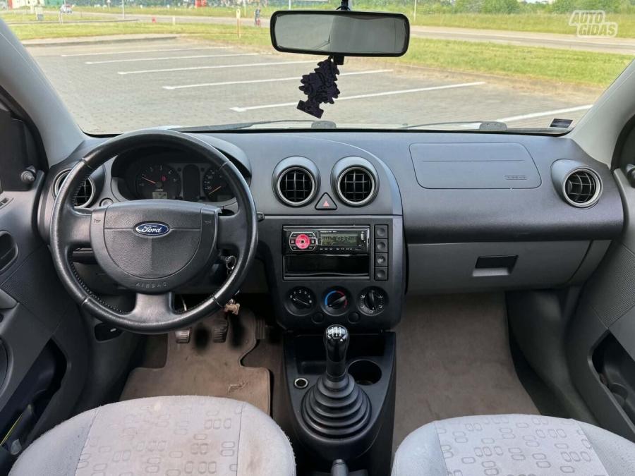 Grey Ford Fiesta 2002 in Panevezys, with an engine capacity of 1.40 L and mileage of 306 thousand km for 555 €, photo 11 on AUTOMOTO.COM.LV