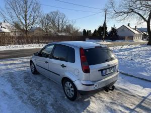 Pelēks Ford Fiesta 2002 Ventspils, ar dzinēja tilpumu 1.40 L un nobraukumu 324 tūkst. km par 990 €, foto 6 vietnē AUTOMOTO.COM.LV