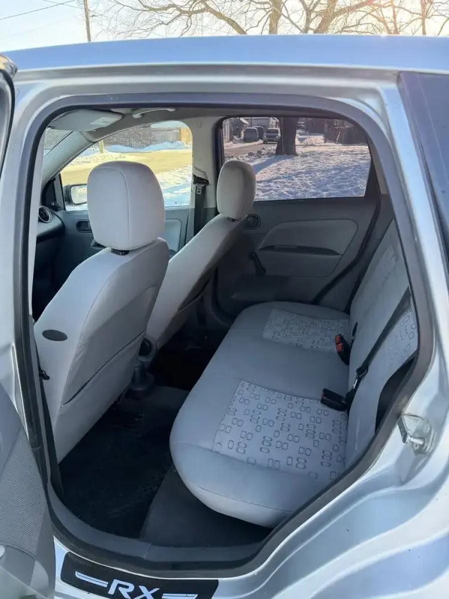 Pelēks Ford Fiesta 2002 Ventspils, ar dzinēja tilpumu 1.40 L un nobraukumu 324 tūkst. km par 990 €, foto 13 vietnē AUTOMOTO.COM.LV