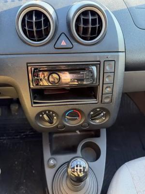 Pelēks Ford Fiesta 2002 Ventspils, ar dzinēja tilpumu 1.40 L un nobraukumu 324 tūkst. km par 990 €, foto 17 vietnē AUTOMOTO.COM.LV