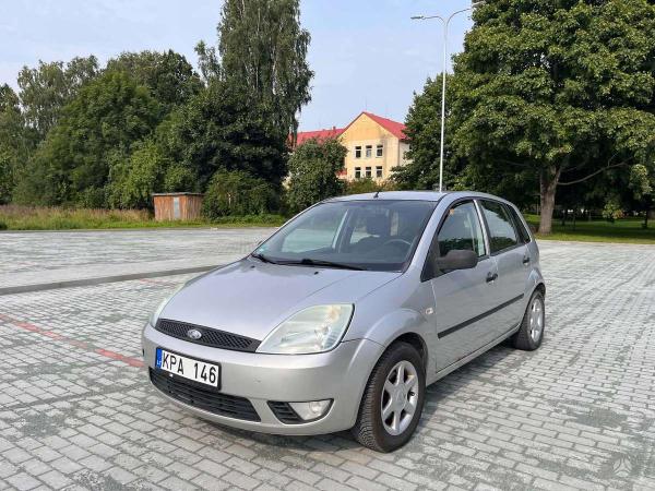 Grey Ford Fiesta 2002 in Klaipeda, with an engine capacity of 1.60 L and mileage of 135 thousand km for 590 €, photo 1 on AUTOMOTO.COM.LV