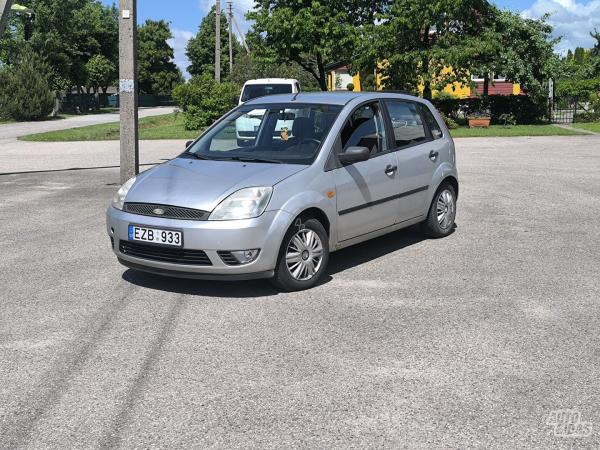 Pelēks Ford Fiesta 2003 Gargždai, ar dzinēja tilpumu 1.40 L un nobraukumu 114 tūkst. km par 850 €, foto 1 vietnē AUTOMOTO.COM.LV