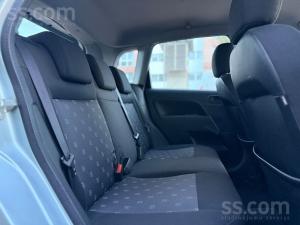 Pelēks Ford Fiesta 2003 Rīga, ar dzinēja tilpumu 1.40 L un nobraukumu 0 tūkst. km par 1700 €, foto 5 vietnē AUTOMOTO.COM.LV