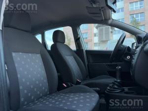 Pelēks Ford Fiesta 2003 Rīga, ar dzinēja tilpumu 1.40 L un nobraukumu 0 tūkst. km par 1700 €, foto 9 vietnē AUTOMOTO.COM.LV