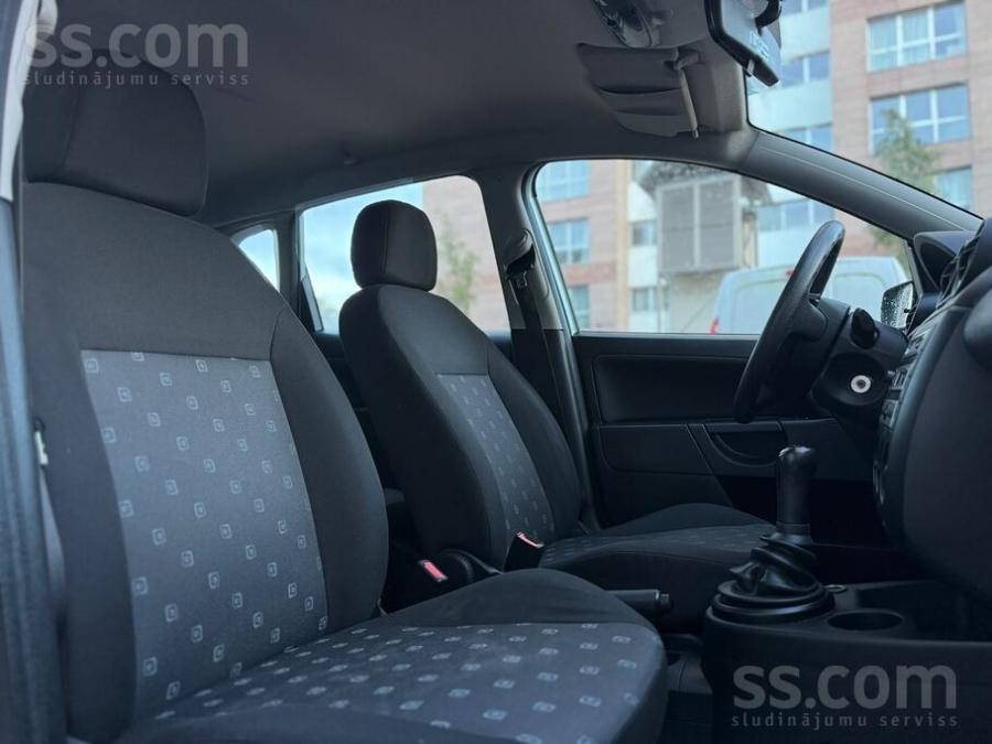 Pelēks Ford Fiesta 2003 Rīga, ar dzinēja tilpumu 1.40 L un nobraukumu 0 tūkst. km par 1700 €, foto 9 vietnē AUTOMOTO.COM.LV