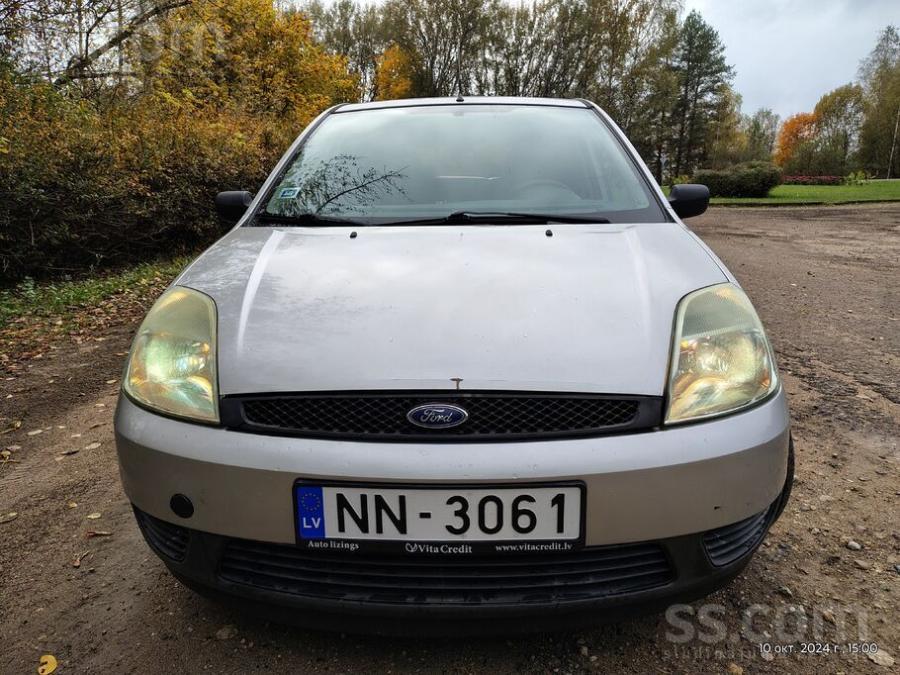 Grey Ford Fiesta 2004 in Kraslava, with an engine capacity of 1.40 L and mileage of 226 thousand km for 2350 €, photo 1 on AUTOMOTO.COM.LV