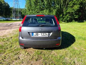 Pelēks Ford Fiesta 2004 Rīga, ar dzinēja tilpumu 1.40 L un nobraukumu 296 tūkst. km par 1100 €, foto 4 vietnē AUTOMOTO.COM.LV