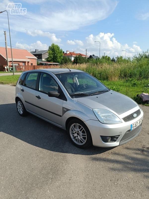 Grey Ford Fiesta 2004 in Kaunas, with an engine capacity of 1.40 L and mileage of 256 thousand km for 1150 €, photo 3 on AUTOMOTO.COM.LV