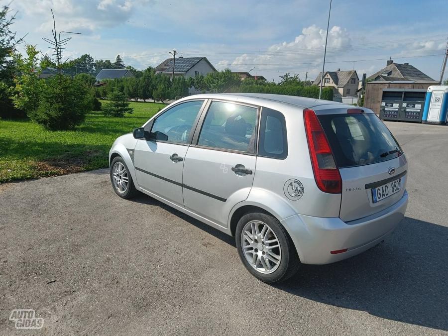 Pelēks Ford Fiesta 2004 Kauņa, ar dzinēja tilpumu 1.40 L un nobraukumu 256 tūkst. km par 1150 €, foto 8 vietnē AUTOMOTO.COM.LV
