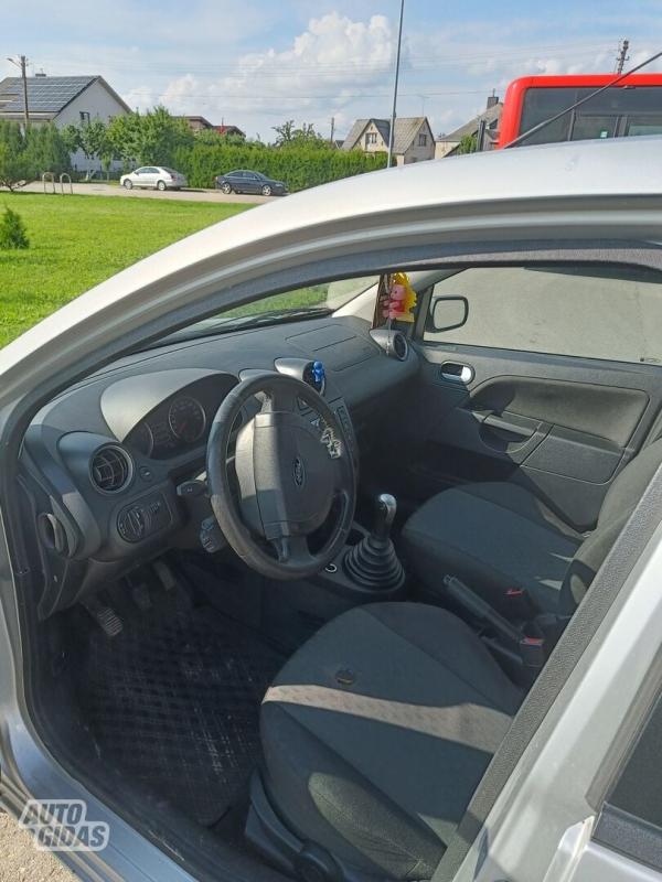 Grey Ford Fiesta 2004 in Kaunas, with an engine capacity of 1.40 L and mileage of 256 thousand km for 1150 €, photo 9 on AUTOMOTO.COM.LV