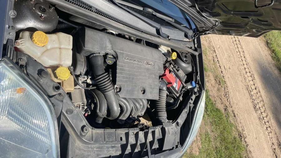 Pelēks Ford Fiesta 2004 Viļņa, ar dzinēja tilpumu 1.39 L un nobraukumu 220 tūkst. km par 550 €, foto 7 vietnē AUTOMOTO.COM.LV