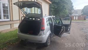 Pelēks Ford Fiesta 2004 Liepāja, ar dzinēja tilpumu 1.40 L un nobraukumu 327 tūkst. km par 600 €, foto 8 vietnē AUTOMOTO.COM.LV