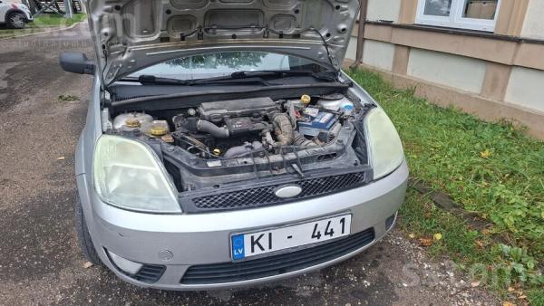 Pelēks Ford Fiesta 2004 Liepāja, ar dzinēja tilpumu 1.40 L un nobraukumu 327 tūkst. km par 600 €, foto 10 vietnē AUTOMOTO.COM.LV