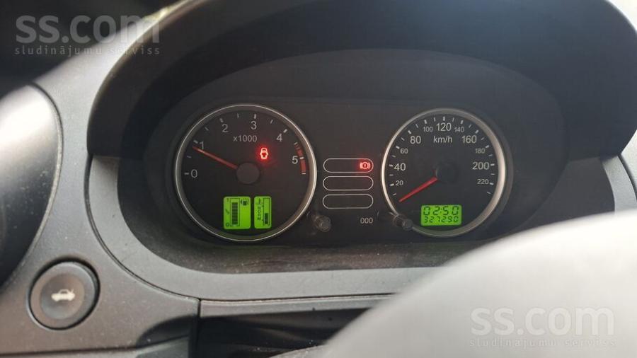 Pelēks Ford Fiesta 2004 Liepāja, ar dzinēja tilpumu 1.40 L un nobraukumu 327 tūkst. km par 600 €, foto 11 vietnē AUTOMOTO.COM.LV