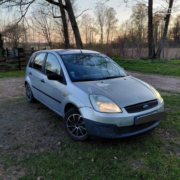 Grey Ford Fiesta 2005 in Pagegiai, with an engine capacity of 1.40 L and mileage of 221 thousand km for 500 €, photo 1 on AUTOMOTO.COM.LV