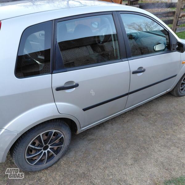 Grey Ford Fiesta 2005 in Pagegiai, with an engine capacity of 1.40 L and mileage of 221 thousand km for 500 €, photo 3 on AUTOMOTO.COM.LV