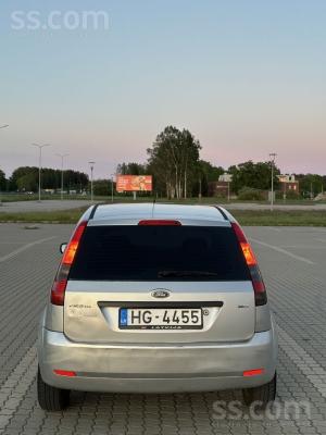Grey Ford Fiesta 2005 in Riga, with an engine capacity of 1.60 L and mileage of 211 thousand km for 500 €, photo 7 on AUTOMOTO.COM.LV