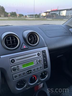 Grey Ford Fiesta 2005 in Riga, with an engine capacity of 1.60 L and mileage of 211 thousand km for 500 €, photo 20 on AUTOMOTO.COM.LV