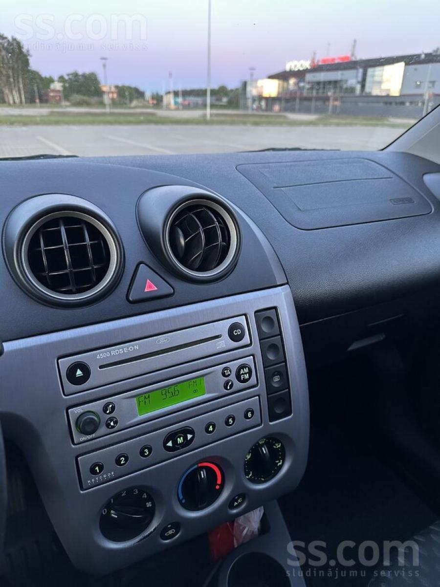 Grey Ford Fiesta 2005 in Riga, with an engine capacity of 1.60 L and mileage of 211 thousand km for 500 €, photo 20 on AUTOMOTO.COM.LV