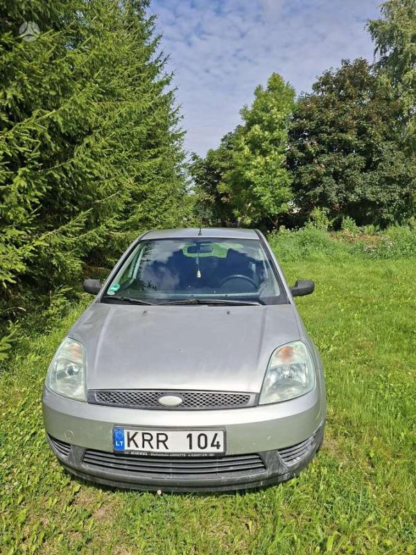 Grey Ford Fiesta 2005 in Anyksciai, with an engine capacity of 1.40 L and mileage of 300 thousand km for 500 €, photo 2 on AUTOMOTO.COM.LV