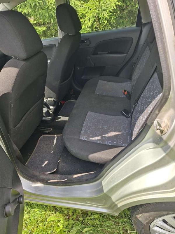Grey Ford Fiesta 2005 in Anyksciai, with an engine capacity of 1.40 L and mileage of 300 thousand km for 500 €, photo 6 on AUTOMOTO.COM.LV