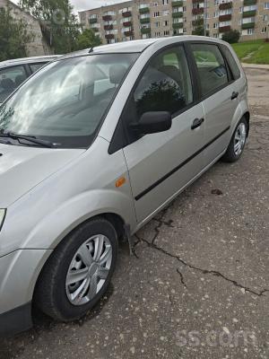 Grey Ford Fiesta 2005 in Aizkraukle, with an engine capacity of 1.30 L and mileage of 162 thousand km for 1150 €, photo 3 on AUTOMOTO.COM.LV