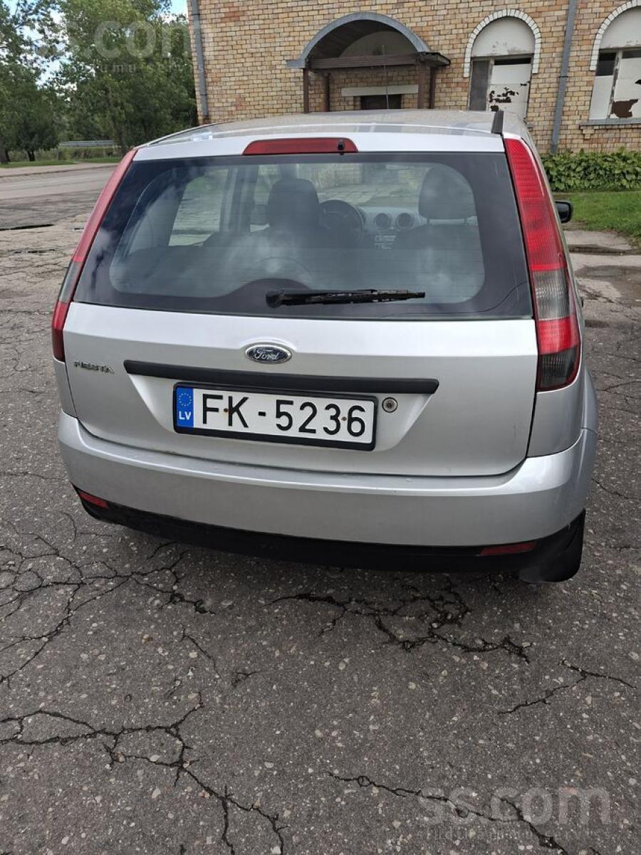 Grey Ford Fiesta 2005 in Aizkraukle, with an engine capacity of 1.30 L and mileage of 162 thousand km for 1150 €, photo 5 on AUTOMOTO.COM.LV
