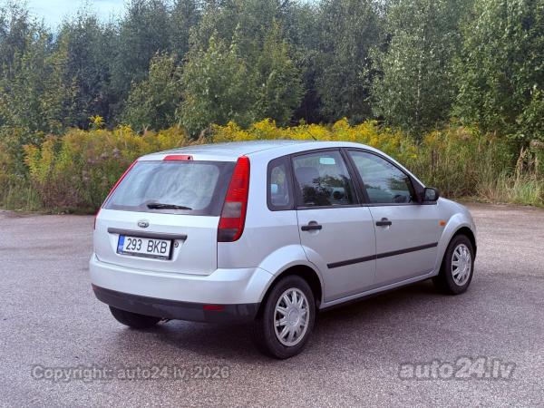 Grey Ford Fiesta 2005 in Tartu, with an engine capacity of 1.40 L and mileage of 218 thousand km for 2499 €, photo 8 on AUTOMOTO.COM.LV