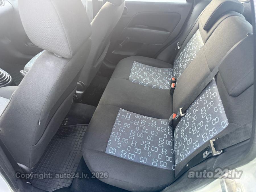 Grey Ford Fiesta 2005 in Tartu, with an engine capacity of 1.40 L and mileage of 218 thousand km for 2499 €, photo 12 on AUTOMOTO.COM.LV