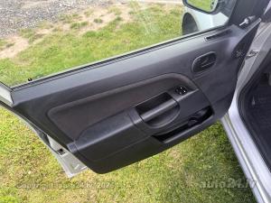 Grey Ford Fiesta 2005 in Tartu, with an engine capacity of 1.40 L and mileage of 218 thousand km for 2499 €, photo 16 on AUTOMOTO.COM.LV