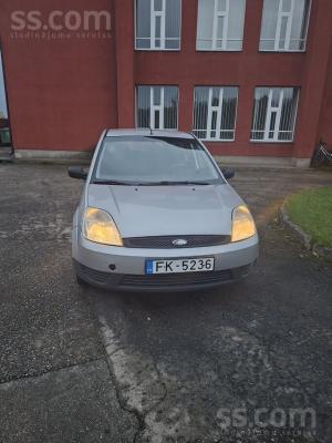 Grey Ford Fiesta 2005 in Aizkraukle, with an engine capacity of 1.30 L and mileage of 162 thousand km for 700 €, photo 5 on AUTOMOTO.COM.LV