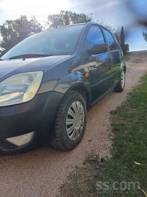 Pelēks Ford Fiesta 2005 Dobele, ar dzinēja tilpumu 1.40 L un nobraukumu 218 tūkst. km par 1050 €, foto 5 vietnē AUTOMOTO.COM.LV