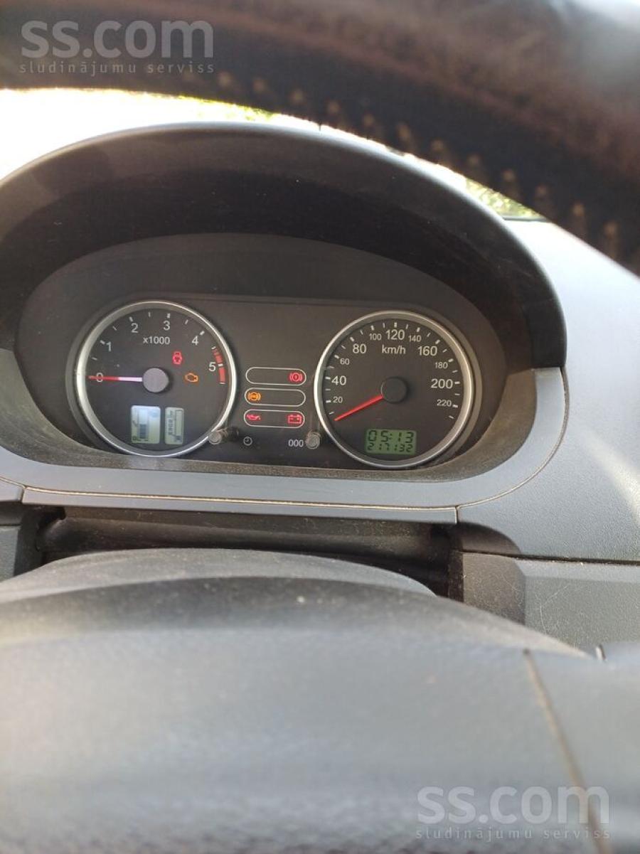 Pelēks Ford Fiesta 2005 Dobele, ar dzinēja tilpumu 1.40 L un nobraukumu 218 tūkst. km par 1050 €, foto 8 vietnē AUTOMOTO.COM.LV