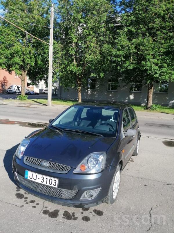 Pelēks Ford Fiesta 2006 Rīga, ar dzinēja tilpumu 1.40 L un nobraukumu 211 tūkst. km par 1050 €, foto 2 vietnē AUTOMOTO.COM.LV